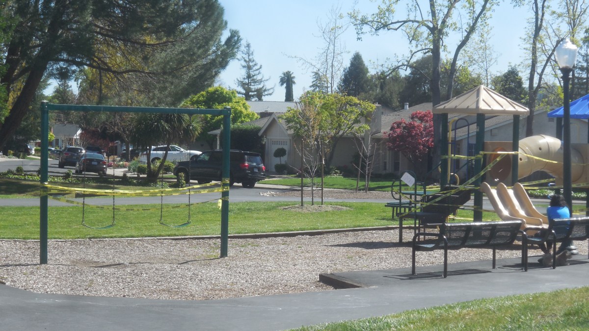 My Crowded Park – FIRST DATE, WORST DATE EVER!